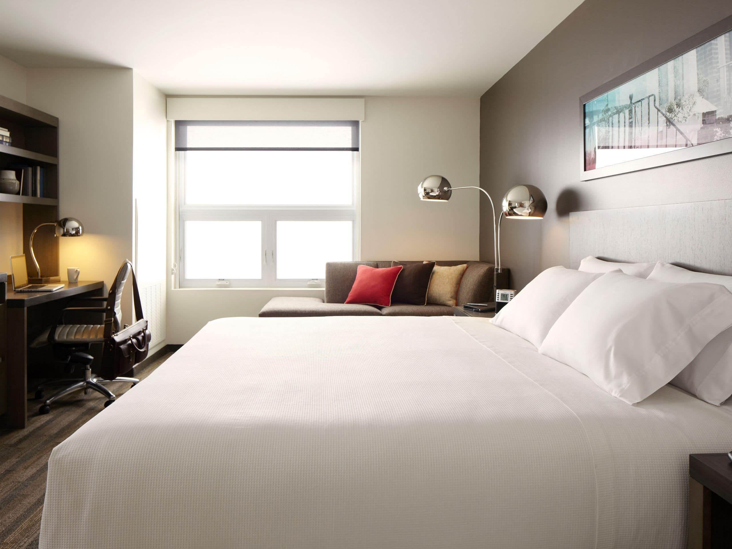 Modern Hotel Rooms in Auburn Hills, MI | Hyatt House Auburn Hills / Detroit