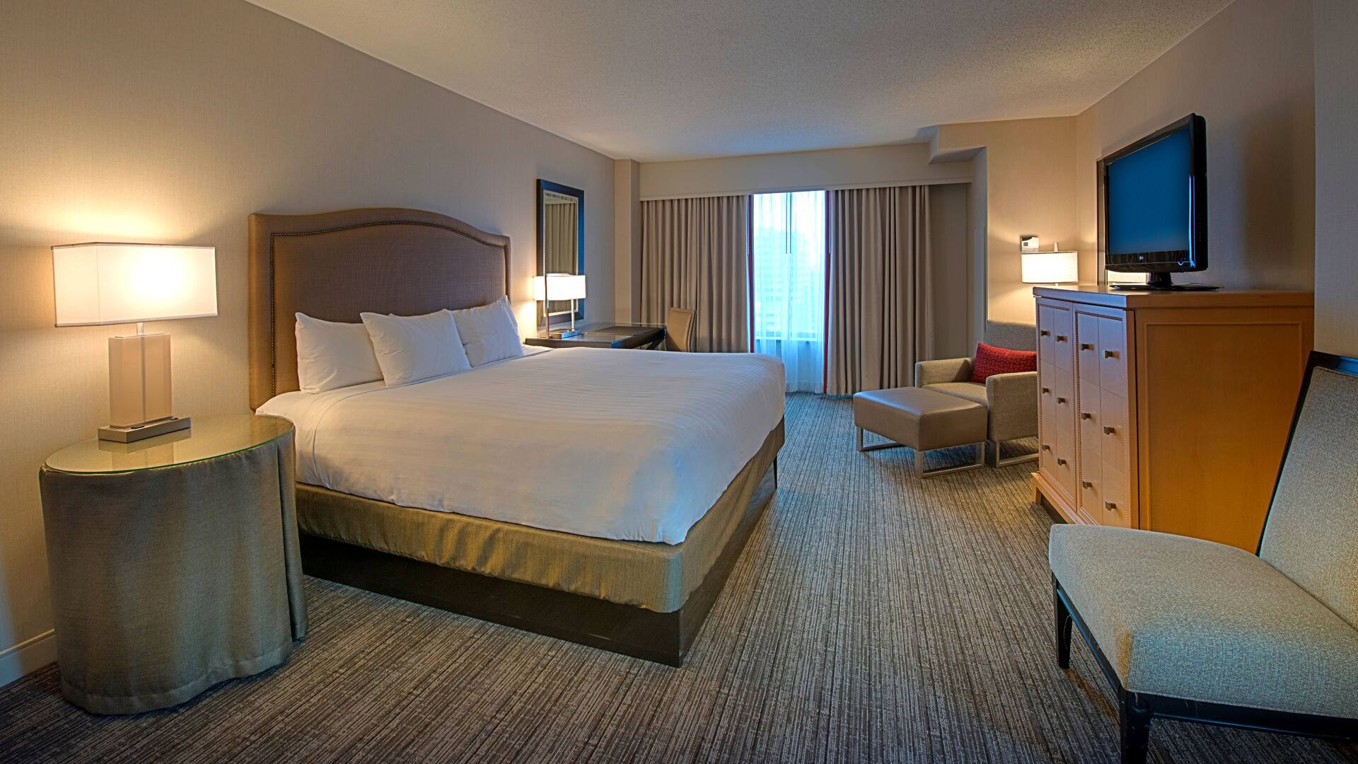Charming Reston Town Center Hotel | Hyatt Regency Reston