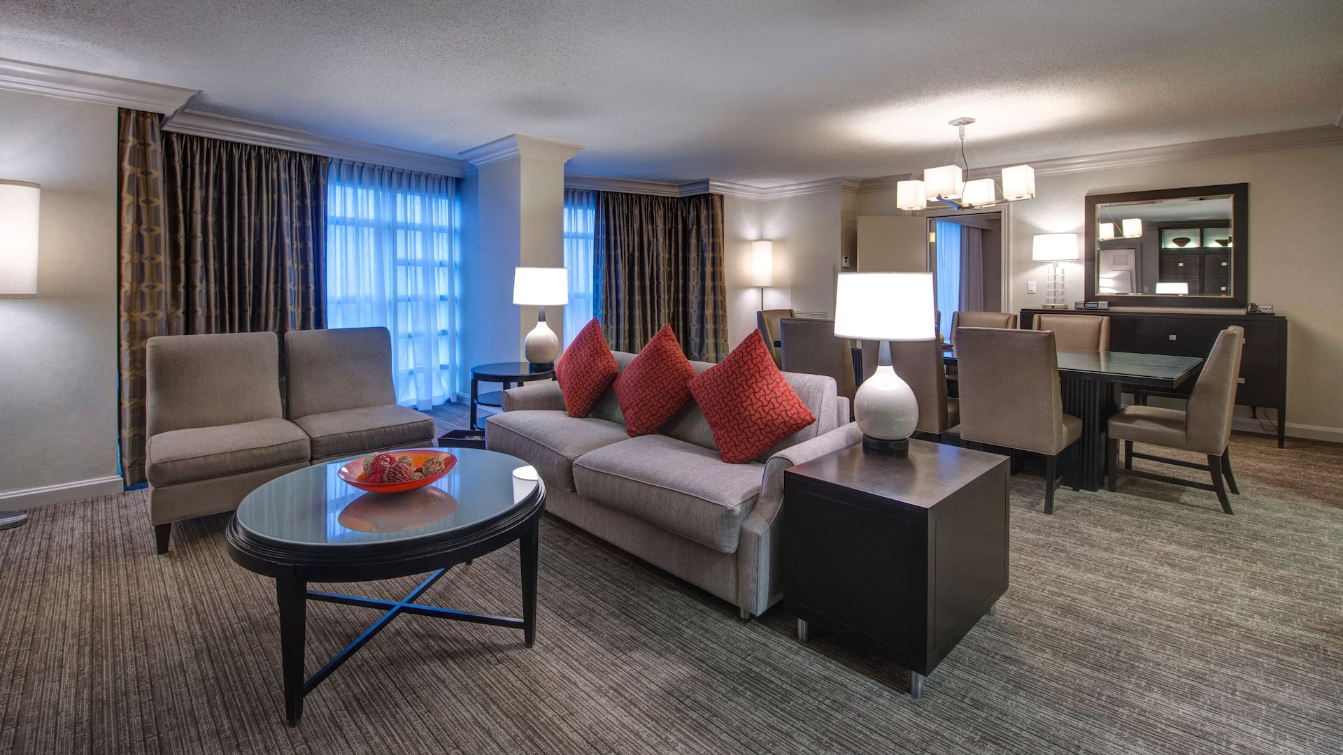 Charming Reston Town Center Hotel | Hyatt Regency Reston
