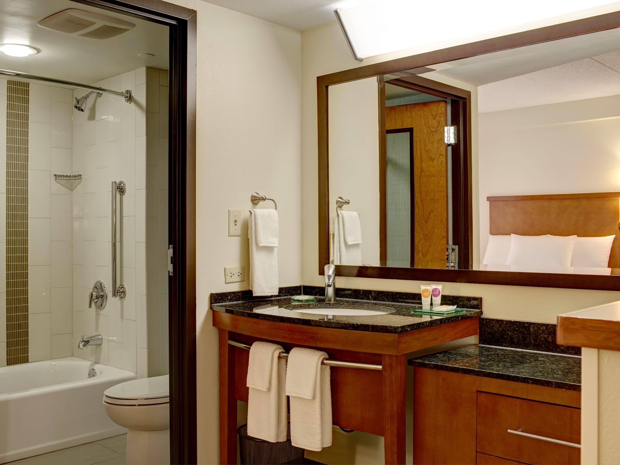 Hotel Rooms in Riverside, CA | Hyatt Place Riverside/Downtown