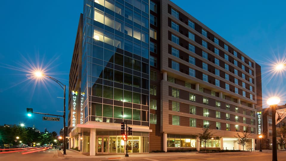 Hotels in Downtown Champaign, IL | Hyatt Place Champaign/Urbana