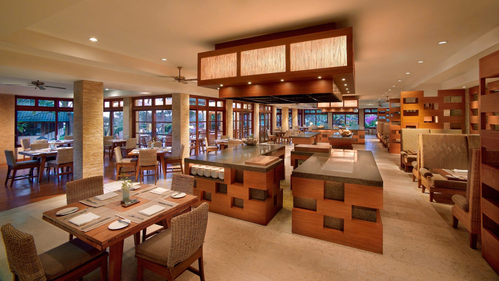 Garden Café | All-Day Dining | Grand Hyatt Bali