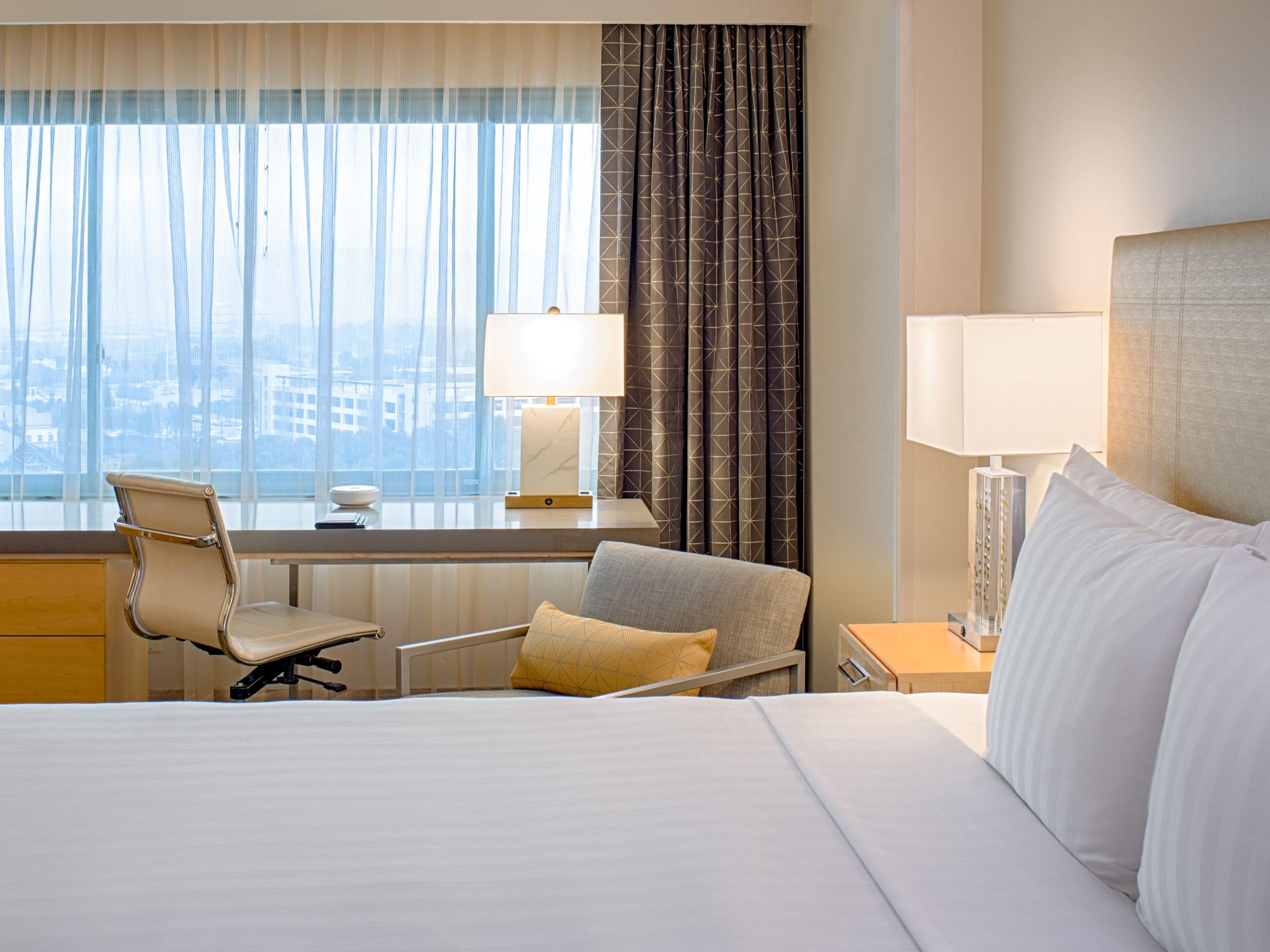 Hotel Rooms & Suites Near Great America | Hyatt Regency Santa Clara