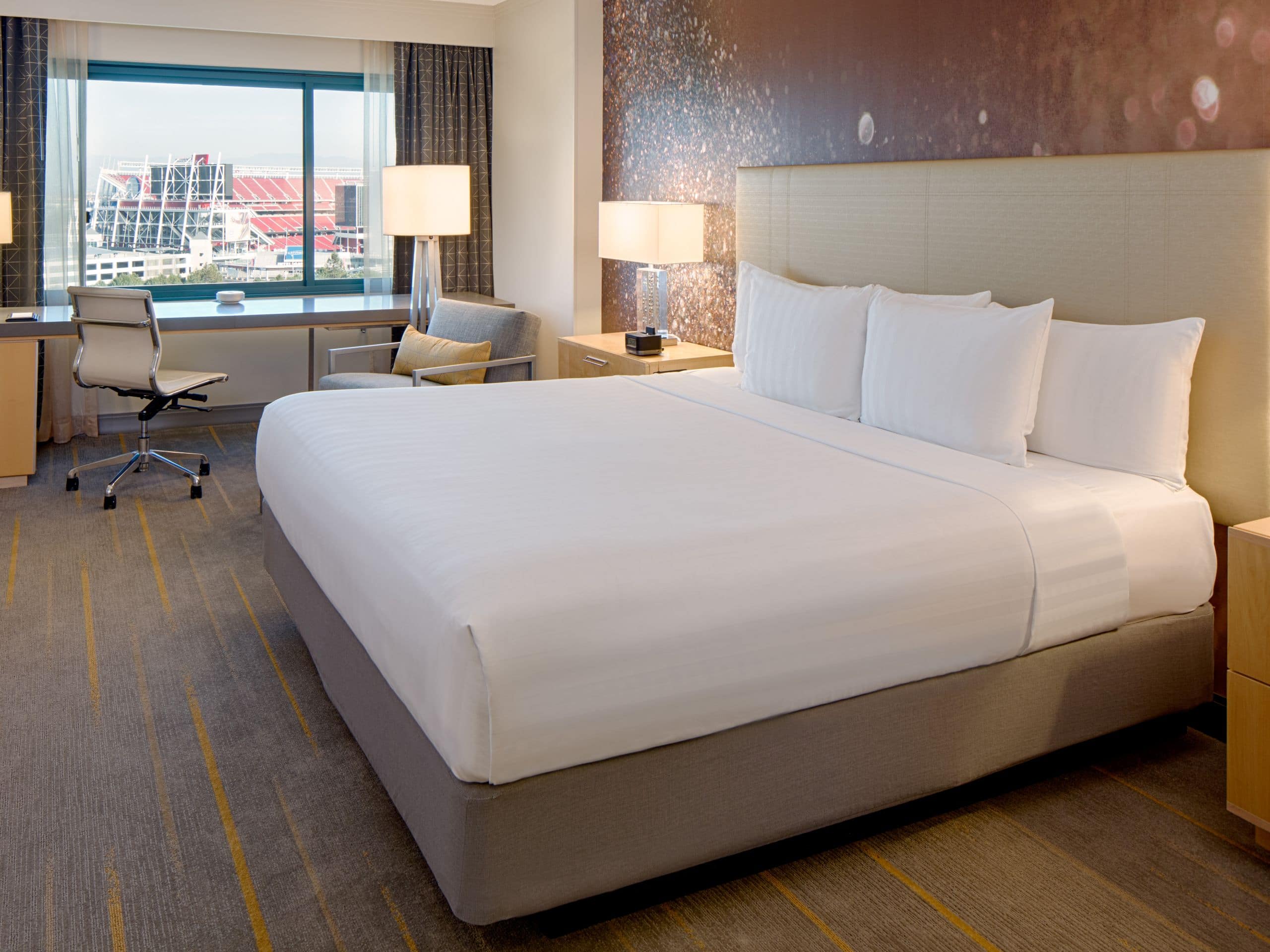 Hotel Rooms & Suites Near Great America | Hyatt Regency Santa Clara