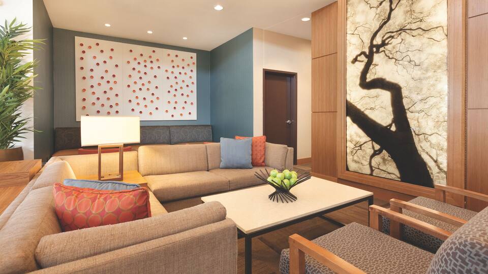 Hotel Photos | Hyatt Place at Anaheim Resort/Convention Center