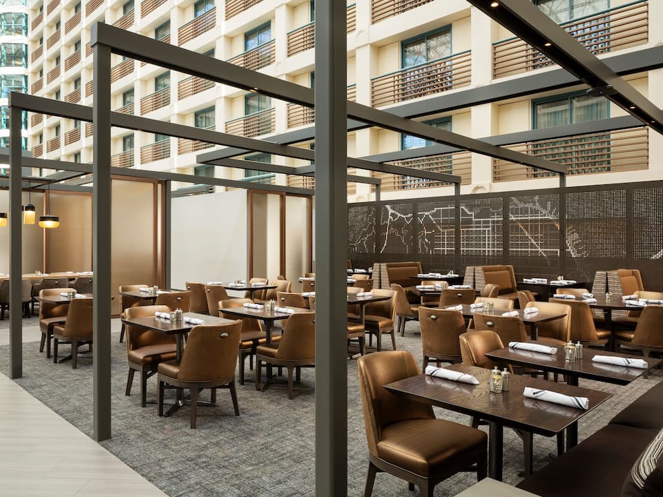 Burlingame, CA Hotel with Pool | Hyatt Regency San Francisco Airport