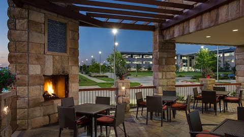 Hotels Near DFW Airport With Shuttle Service | Hyatt Place DFW
