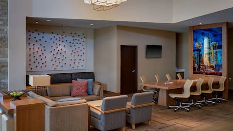 Hotels Near DFW Airport with Shuttle Service | Hyatt Place DFW