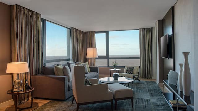 Hotel Rooms and Suites in Montevideo, Uruguay | Hyatt Centric