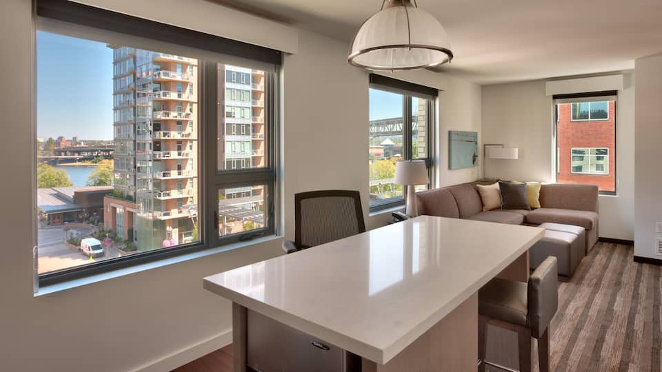 Downtown Portland, Oregon Hotel Suites | Hyatt House Portland
