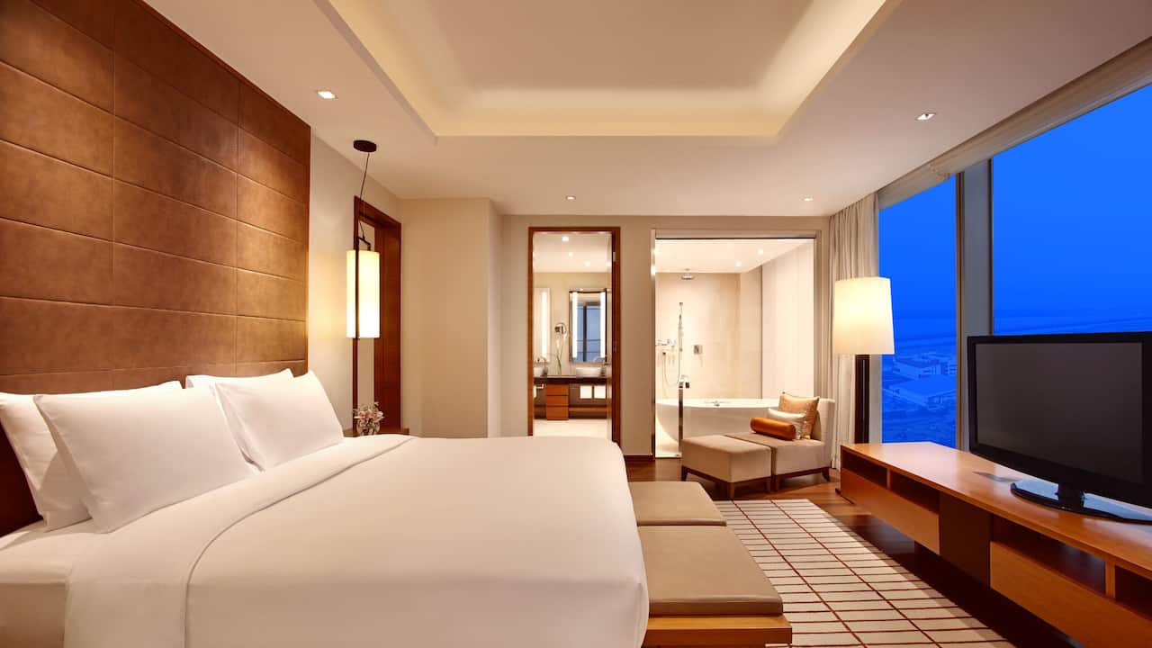 Luxury Hotel Rooms and Suites in Macau | Grand Hyatt Macau