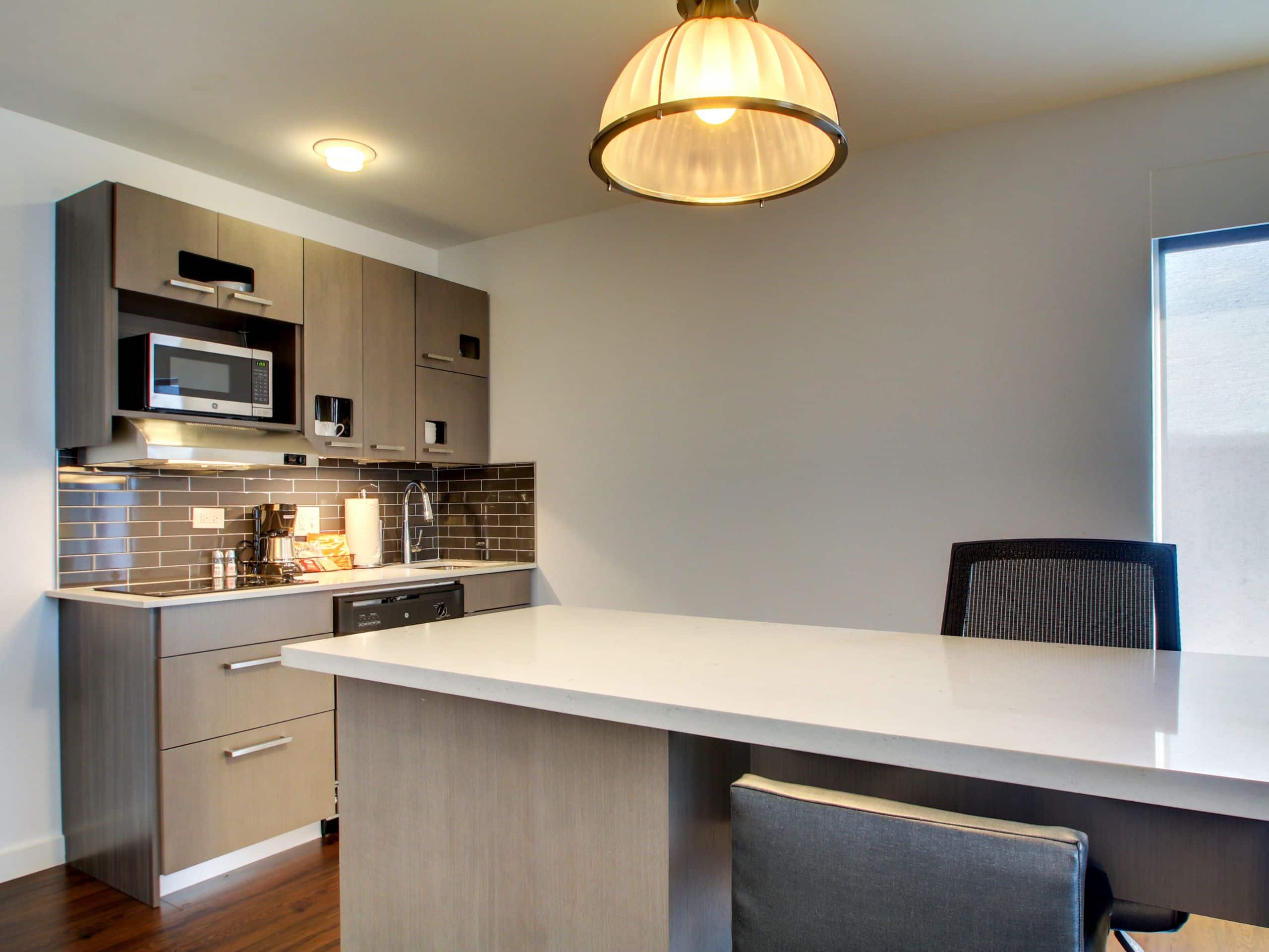 Hotel Suites in Downtown Evanston | Hyatt House Chicago / Evanston
