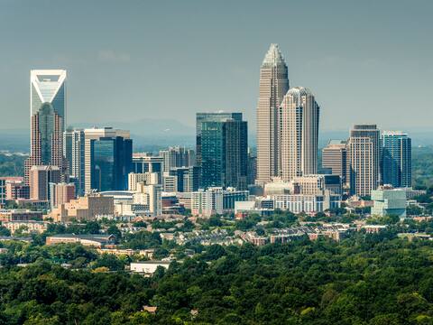 Hotel Near Charlotte Airport | Hyatt Place Charlotte Airport / Lake Pointe