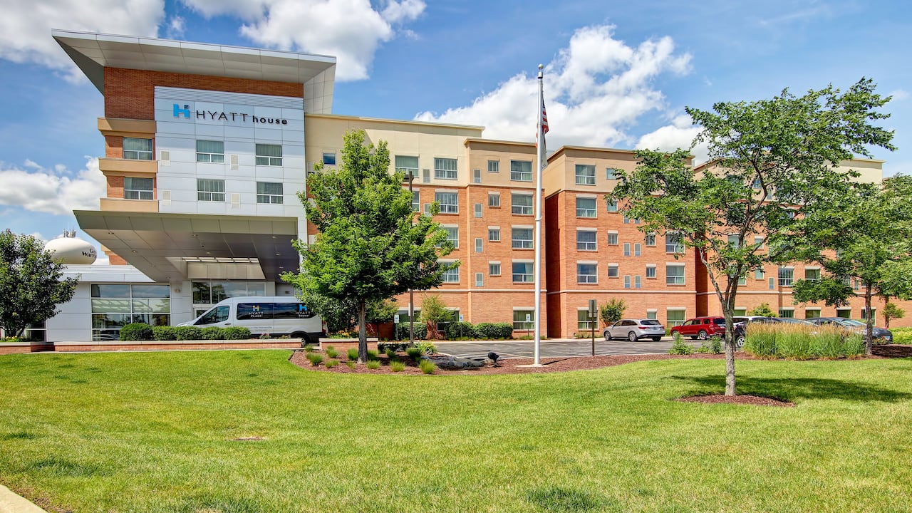 Hotel Photos | Hyatt House Chicago/Naperville/Warrenville