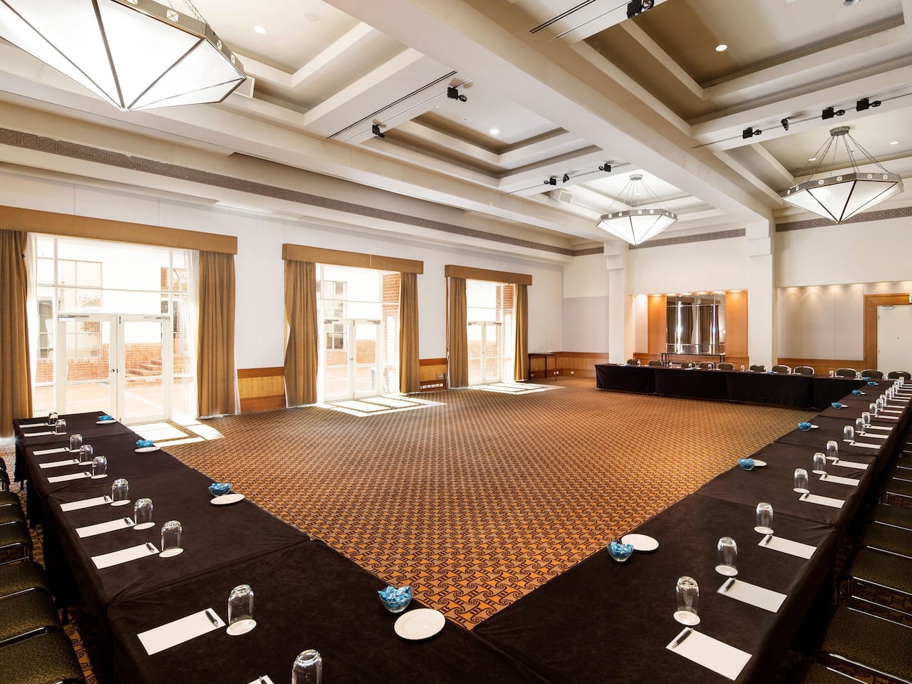5 Star Hotel Accommodation| Hyatt Hotel Canberra
