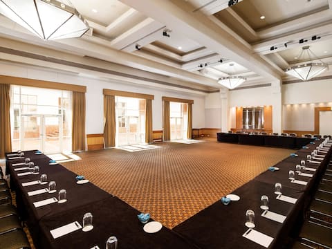 5 Star Hotel Accommodation| Hyatt Hotel Canberra