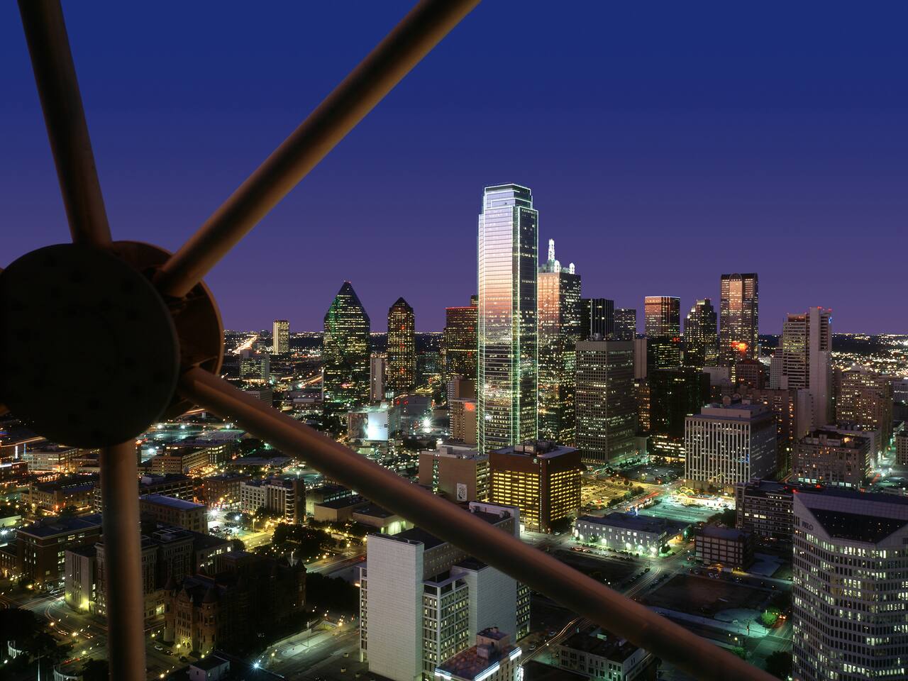 Restaurants in Dallas Near Reunion Tower | Hyatt Regency Dallas