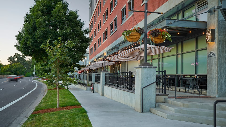 Pet-friendly Hotel in Eugene OR | Hyatt Place Eugene / Oakway Center