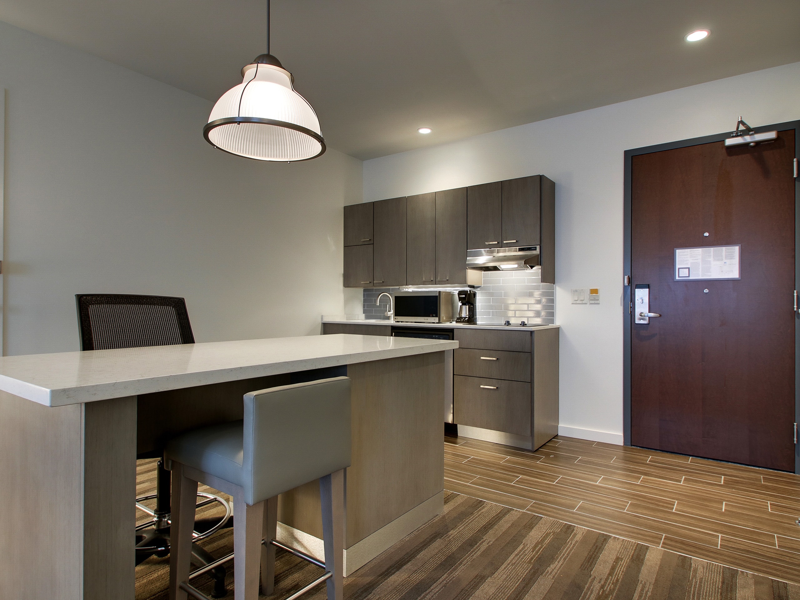 Hotel Rooms and Kitchen Suites in Oak Brook | Hyatt House Chicago / Oak ...