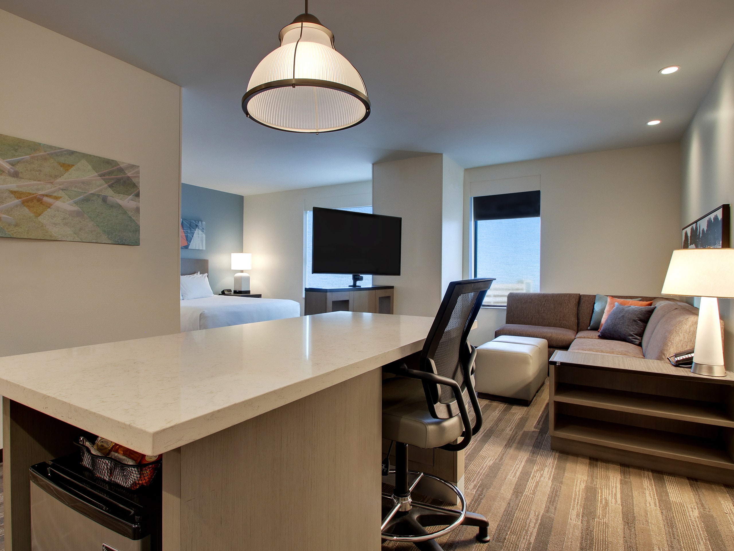 Hotel Rooms and Kitchen Suites in Oak Brook | Hyatt House Chicago / Oak ...