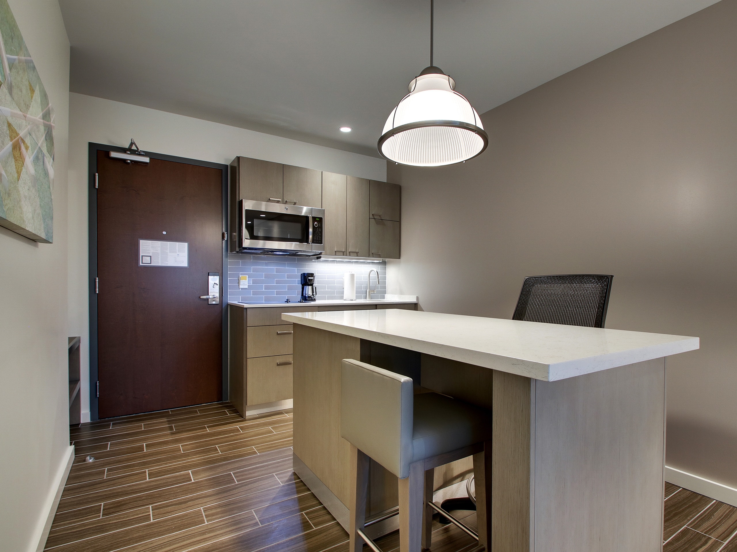 Hotel Rooms and Kitchen Suites in Oak Brook | Hyatt House Chicago / Oak ...