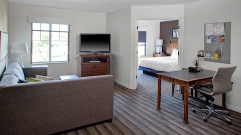 Extended Stay Poughkeepsie Hotel Rooms | Hyatt House Fishkill