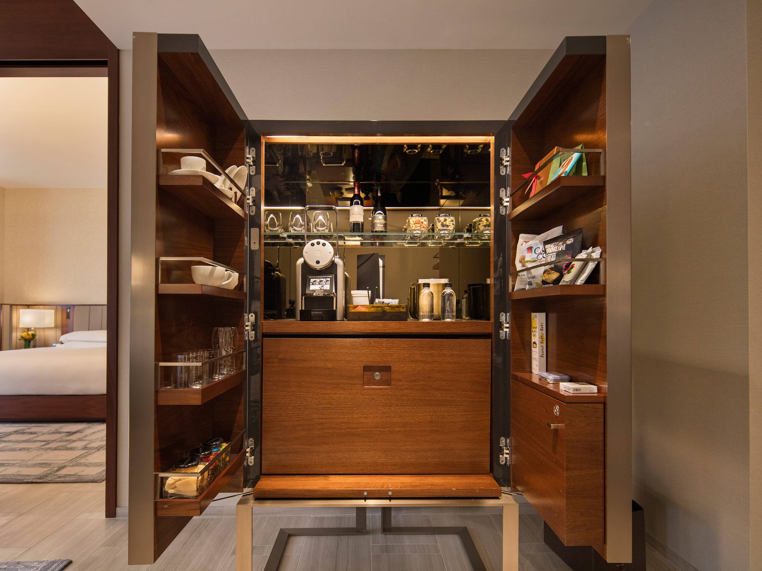 Luxury Hotel Suites with Balcony in NYC | Park Hyatt New York