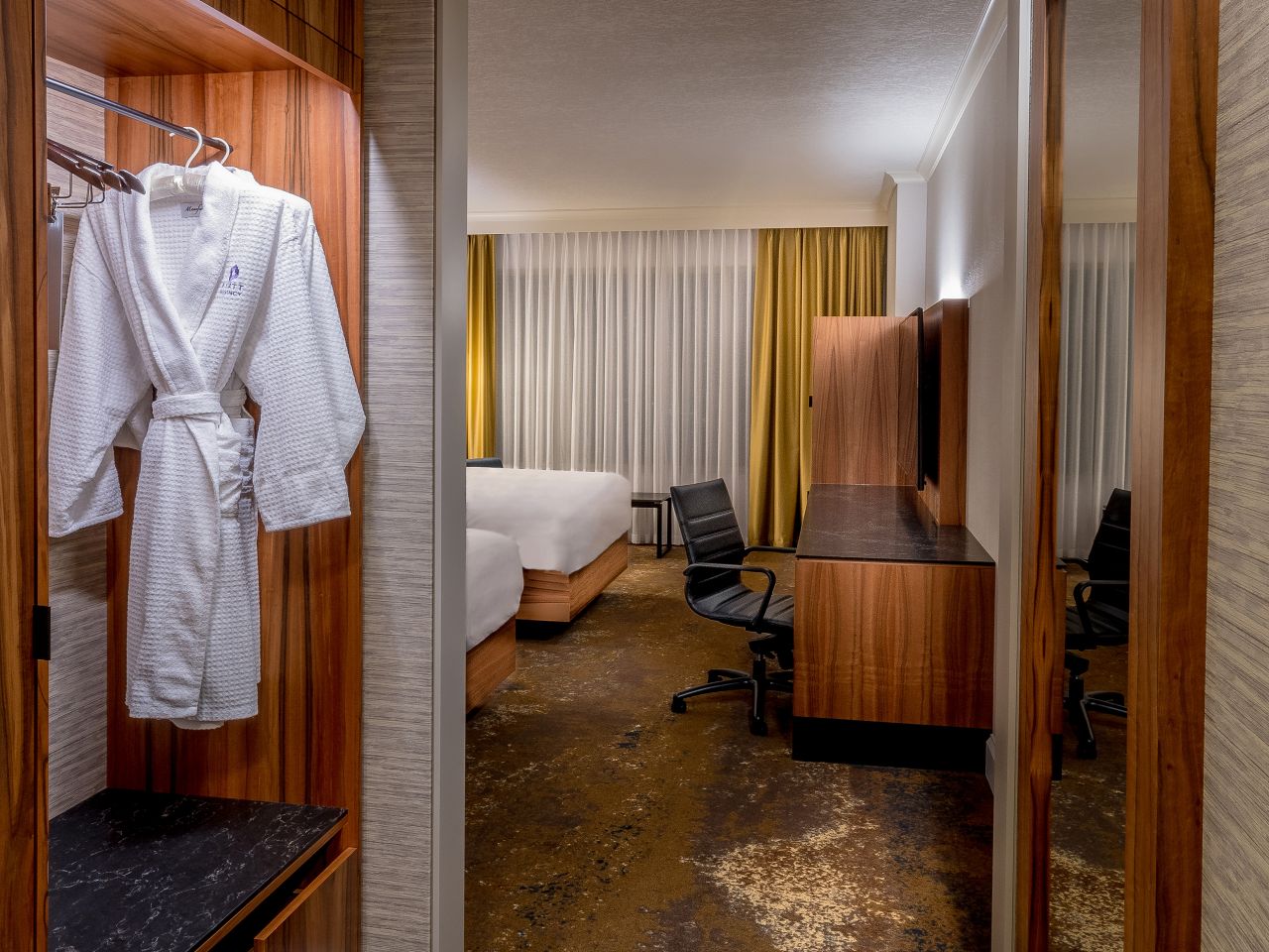 Downtown Calgary Hotel – Hyatt Regency Calgary