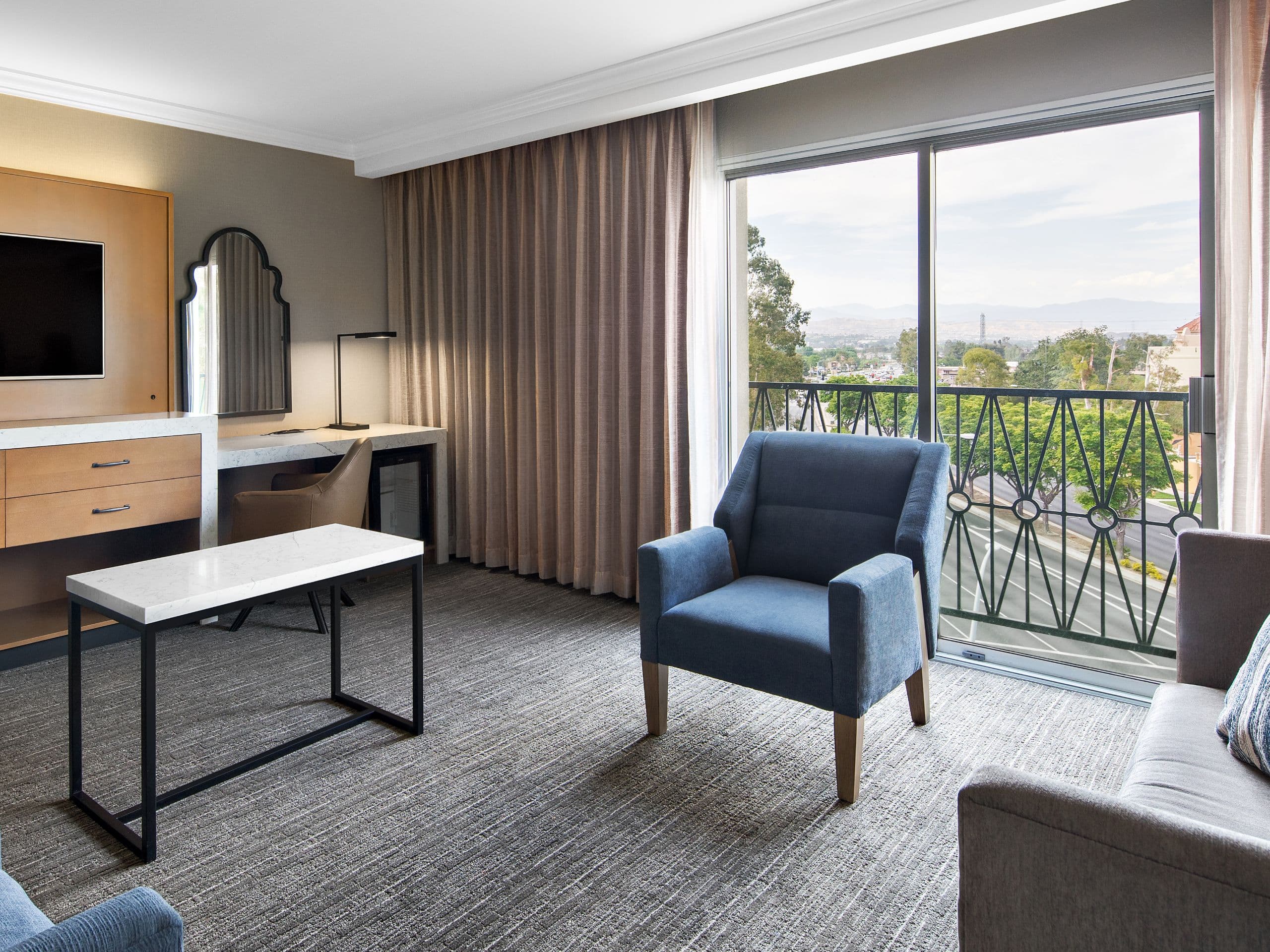 Pet-Friendly Hotels in Santa Clarita | Hyatt Regency Valencia