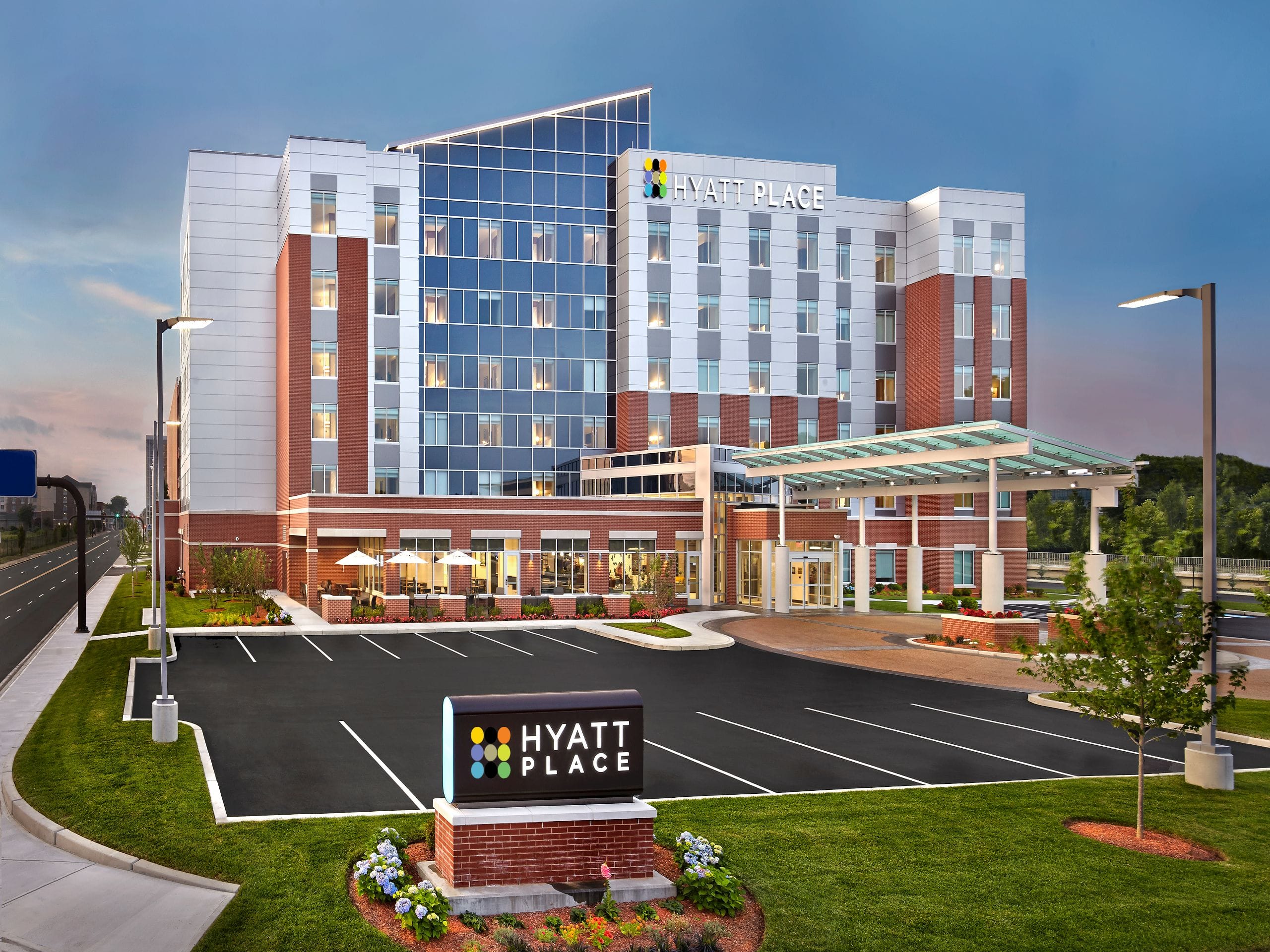 Hotel Parking & Transportation | Hyatt Place Warwick Providence Airport