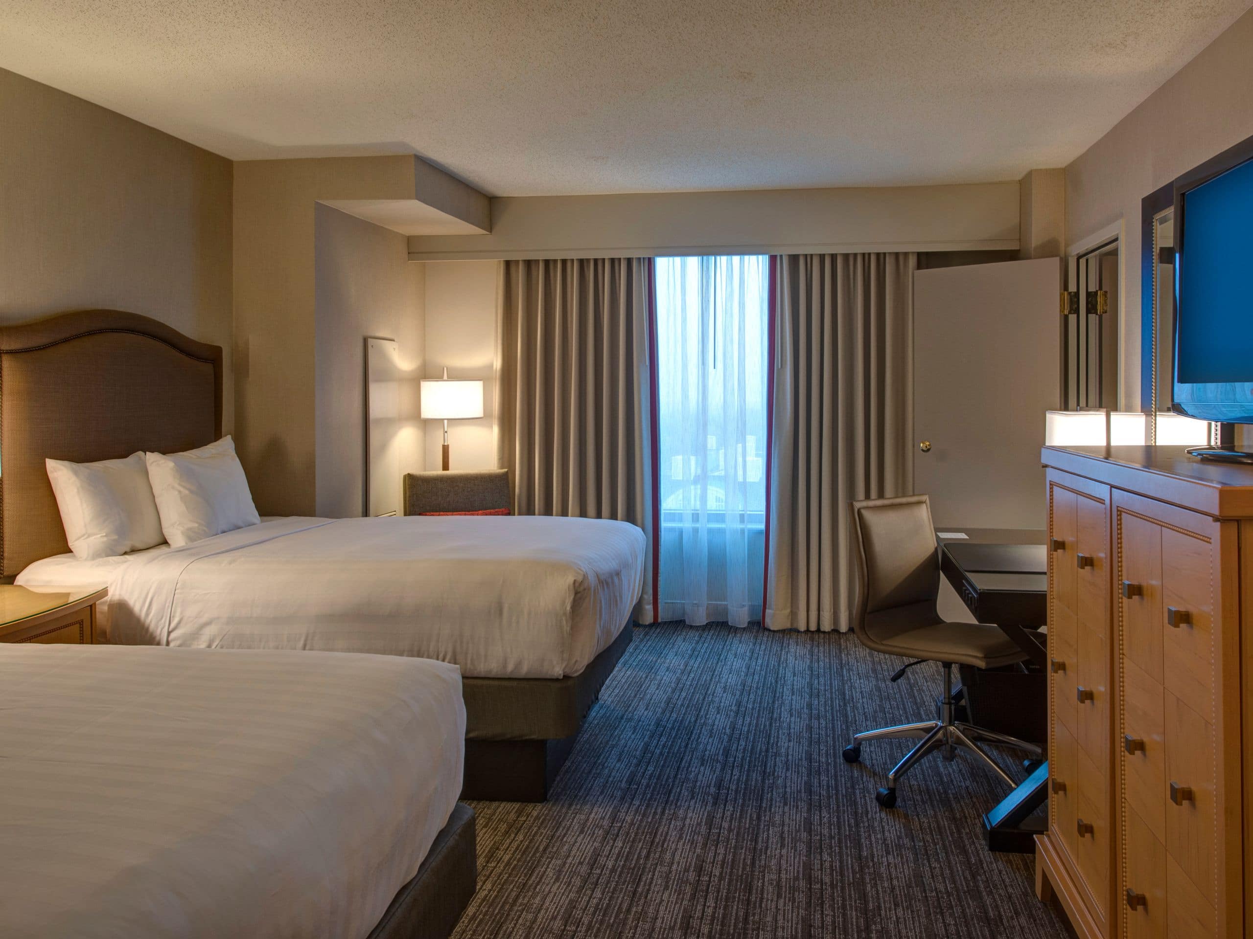 Отели рядом с международным аэропортом Даллеса | Hyatt Regency Reston