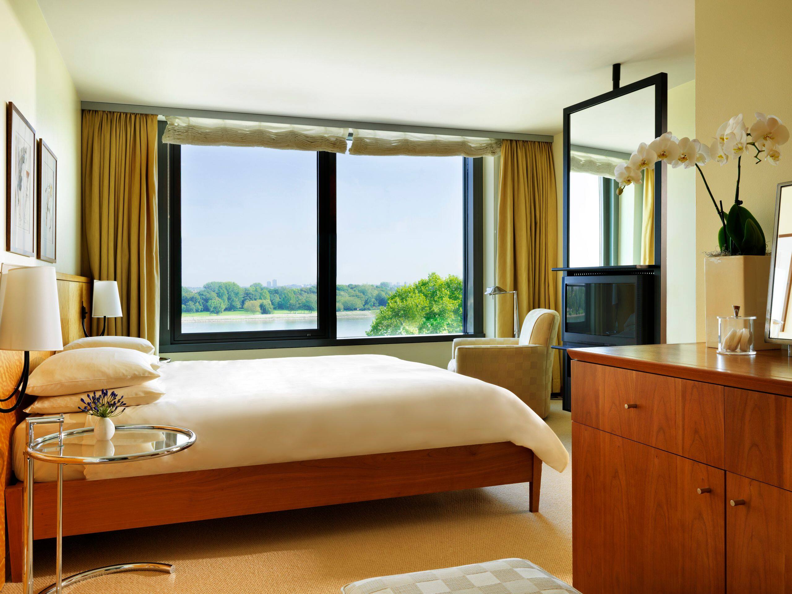 Hotel Rooms in Mainz by the Rhine River | Hyatt Regency Mainz