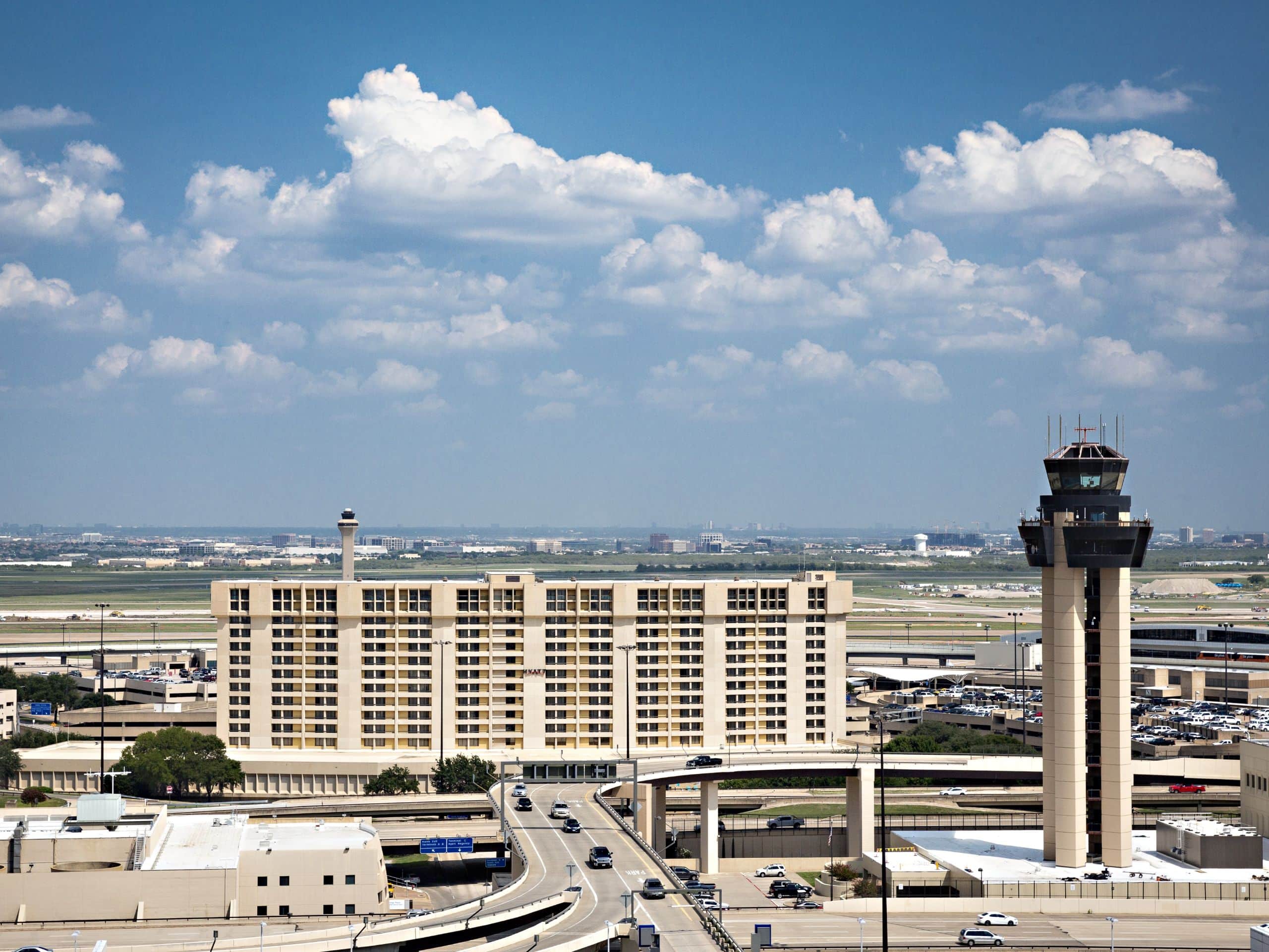 Hotel Inside DFW Airport with Shuttle | Hyatt Regency DFW Airport