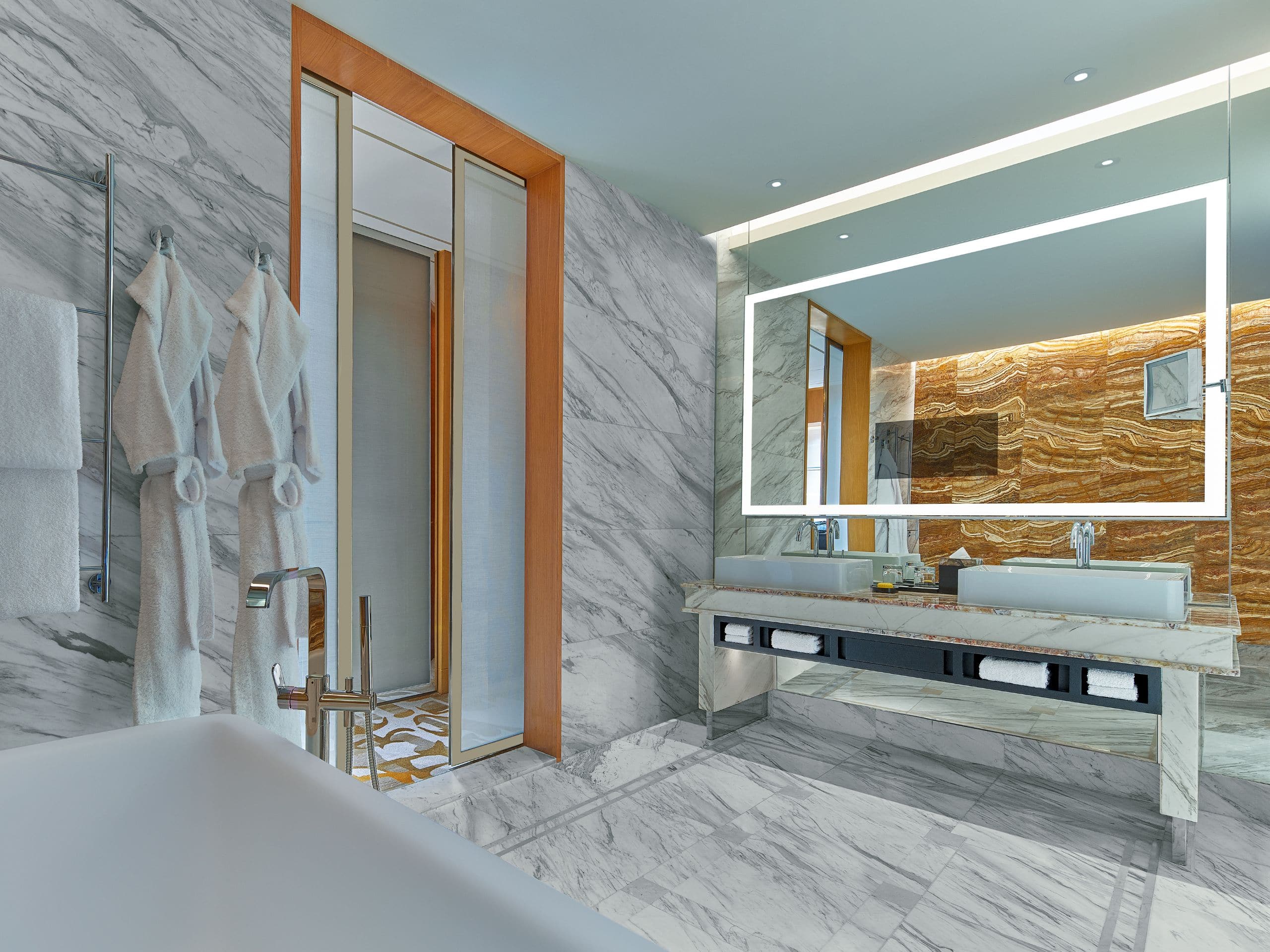 Best Place to Stay in Manila | Grand Hyatt Manila