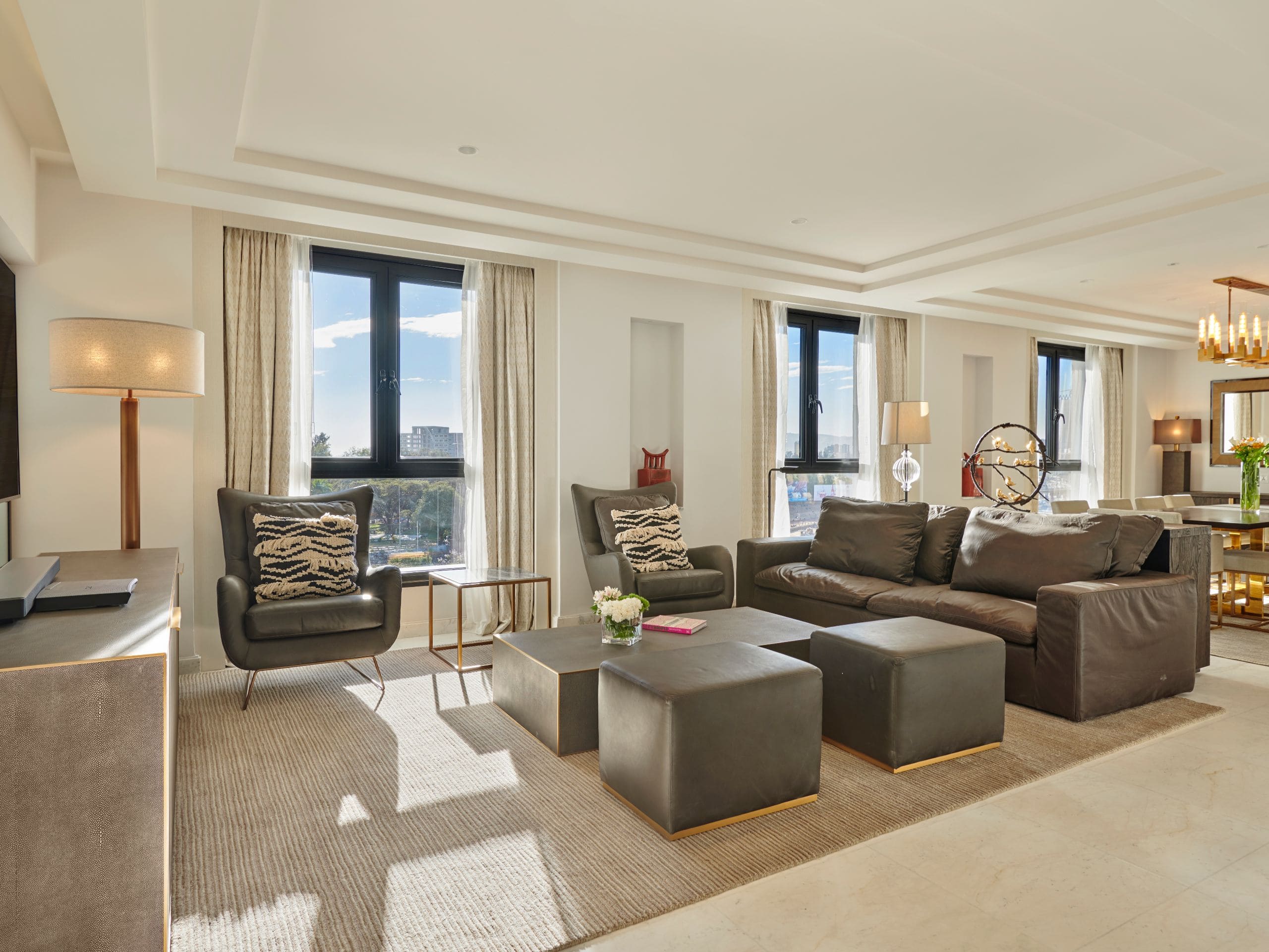 Amplias habitaciones de hotel cerca del aeropuerto internacional de ...