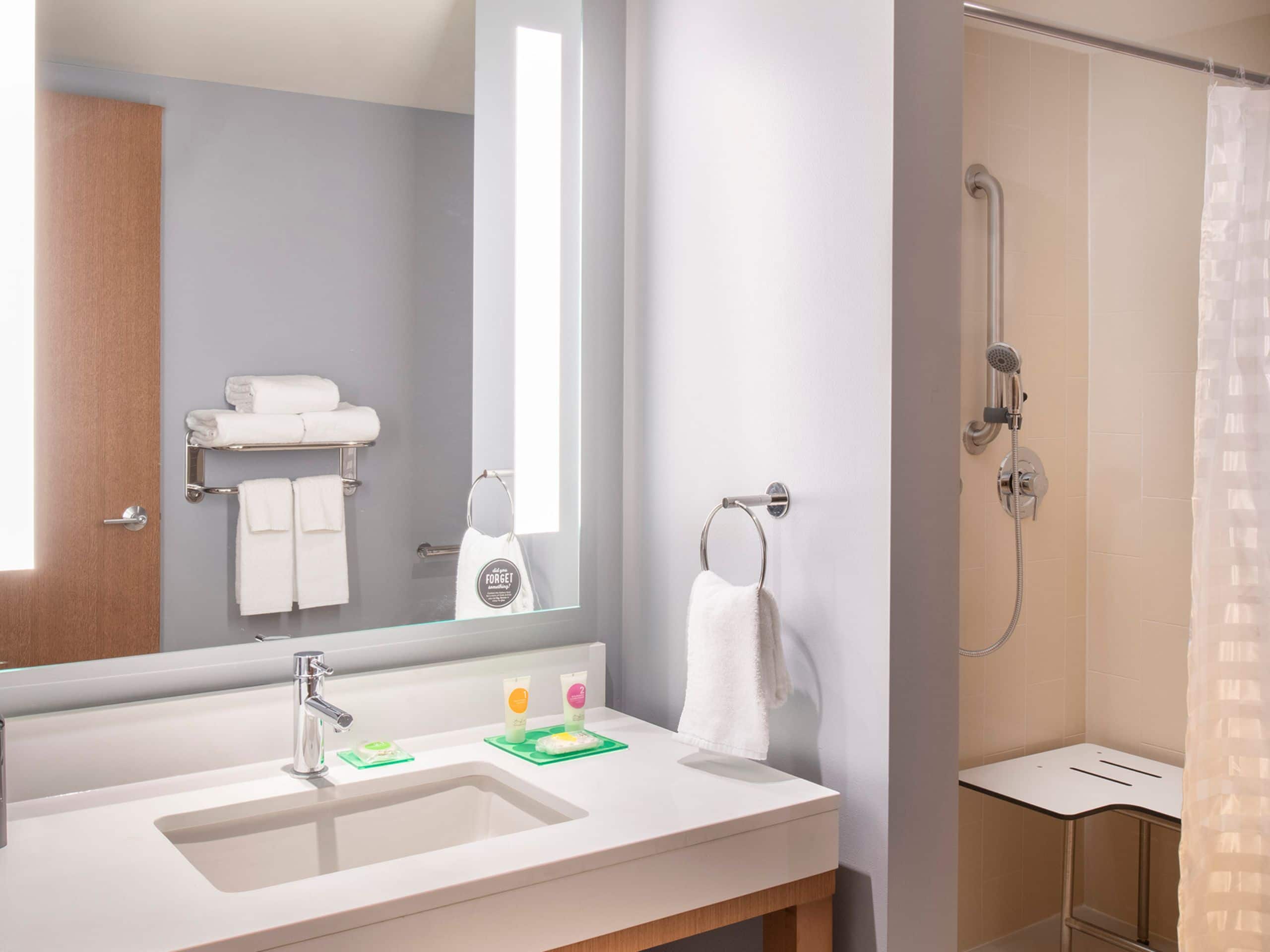 Hotel Rooms Near Moline IL | Hyatt Place East Moline / Quad Cities