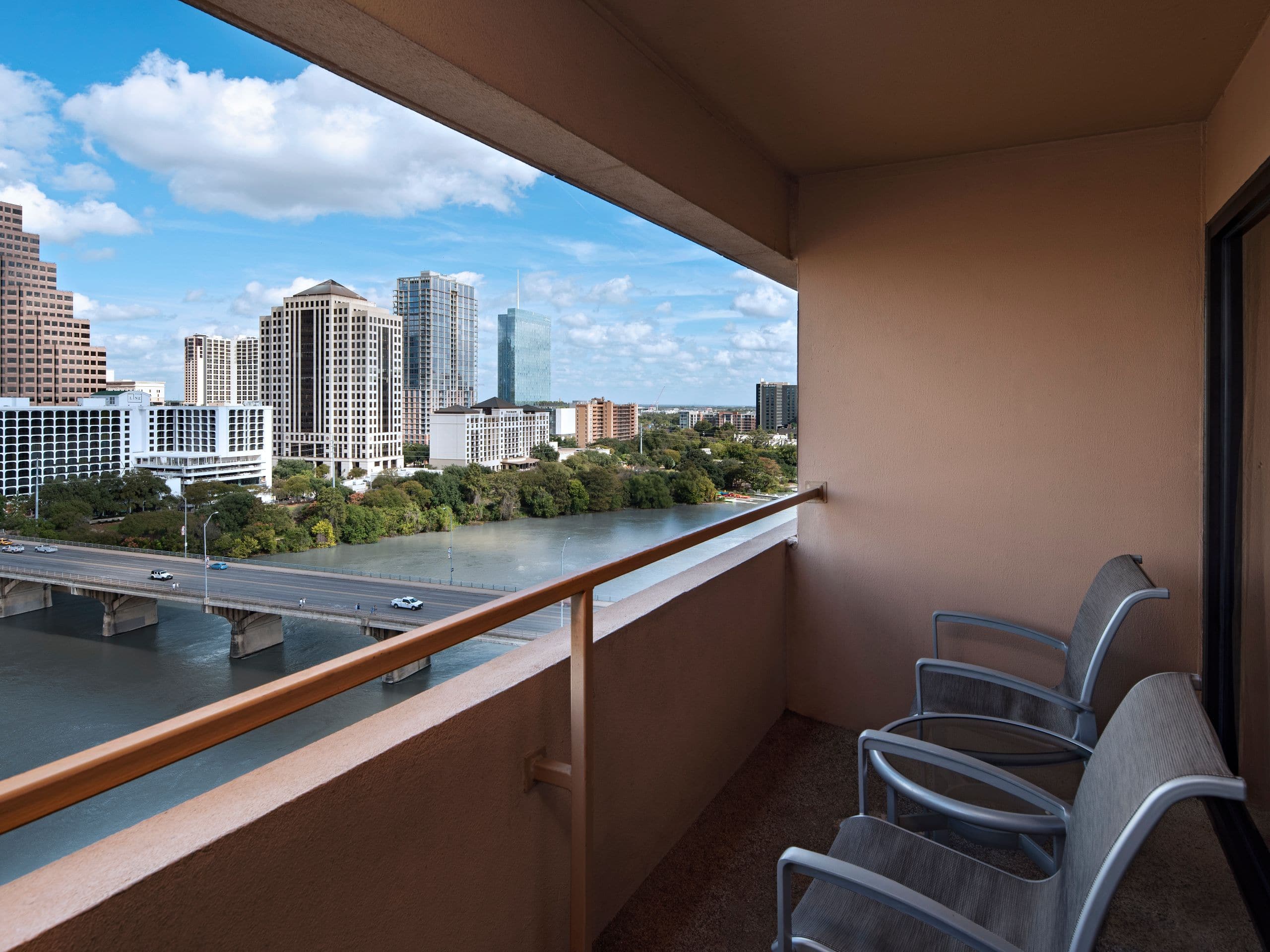 Austin Hotel Rooms & Suites with Balcony | Hyatt Regency Austin
