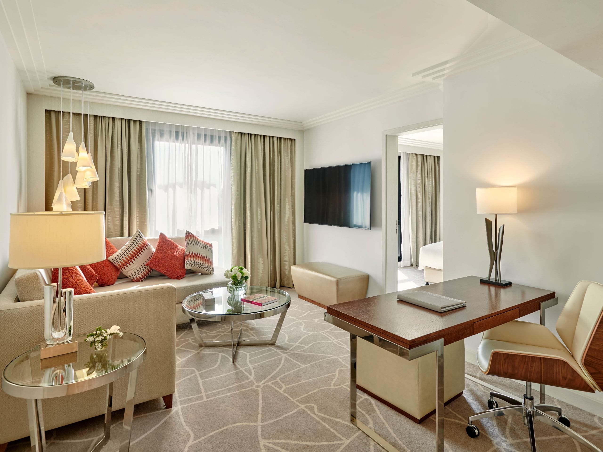 Amplias habitaciones de hotel cerca del aeropuerto internacional de ...