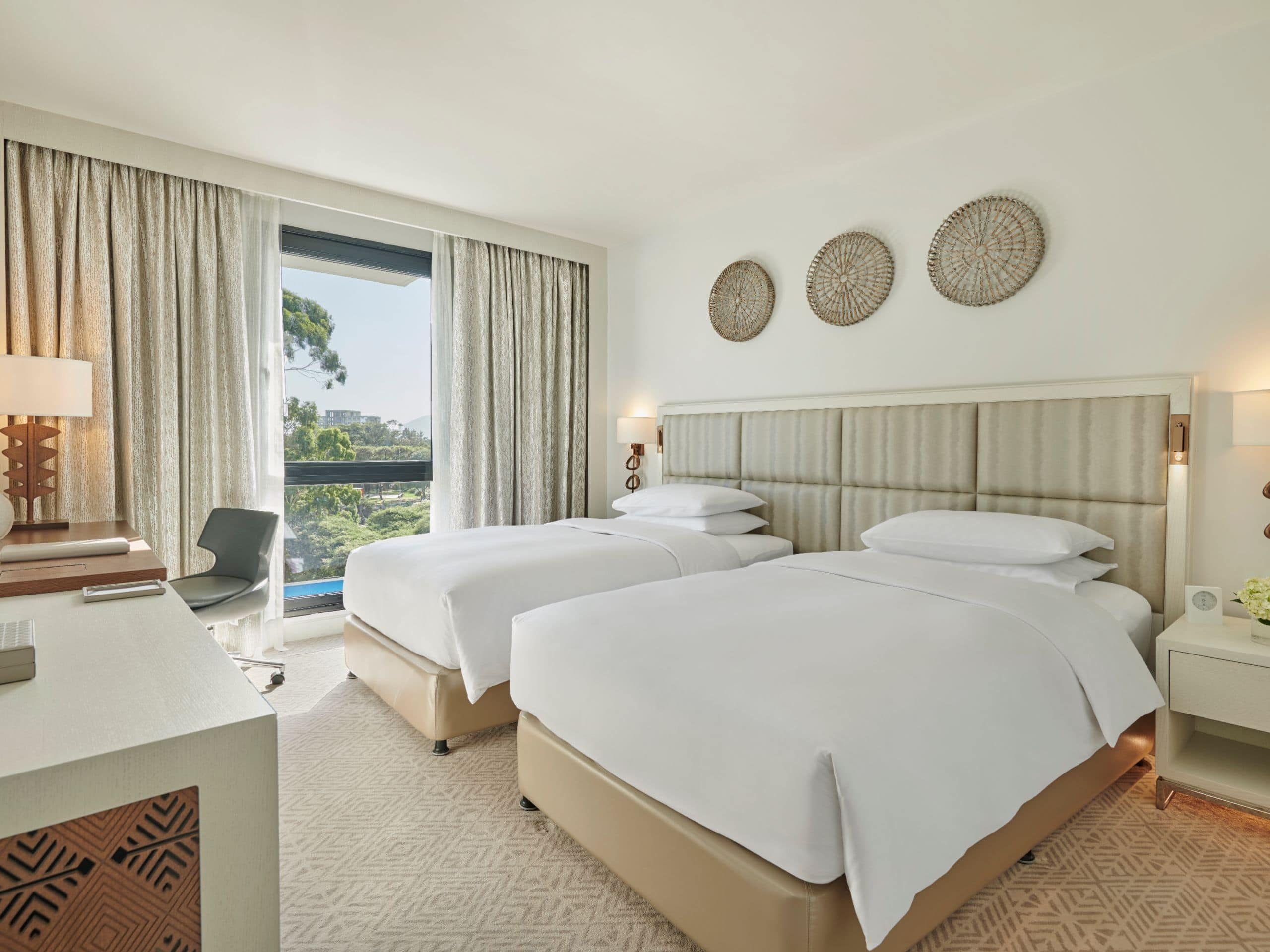 Amplias habitaciones de hotel cerca del aeropuerto internacional de ...