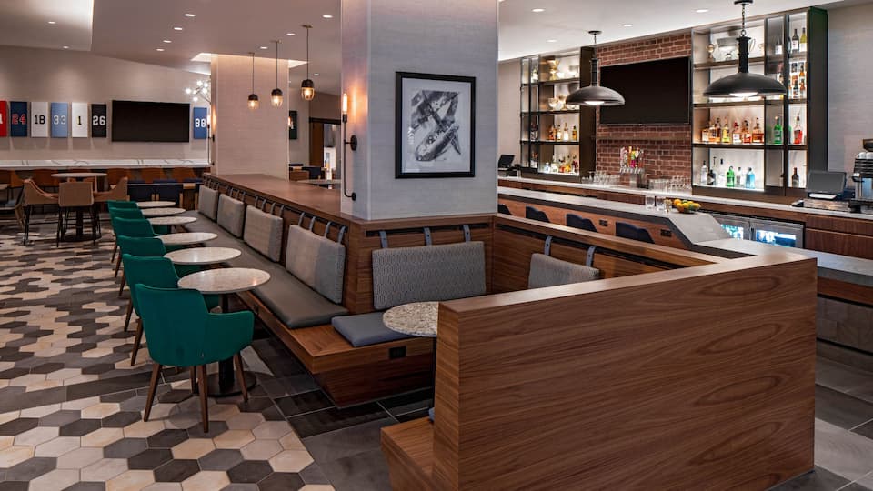 Hotel with Free Breakfast- Hyatt Place Indianapolis Downtown