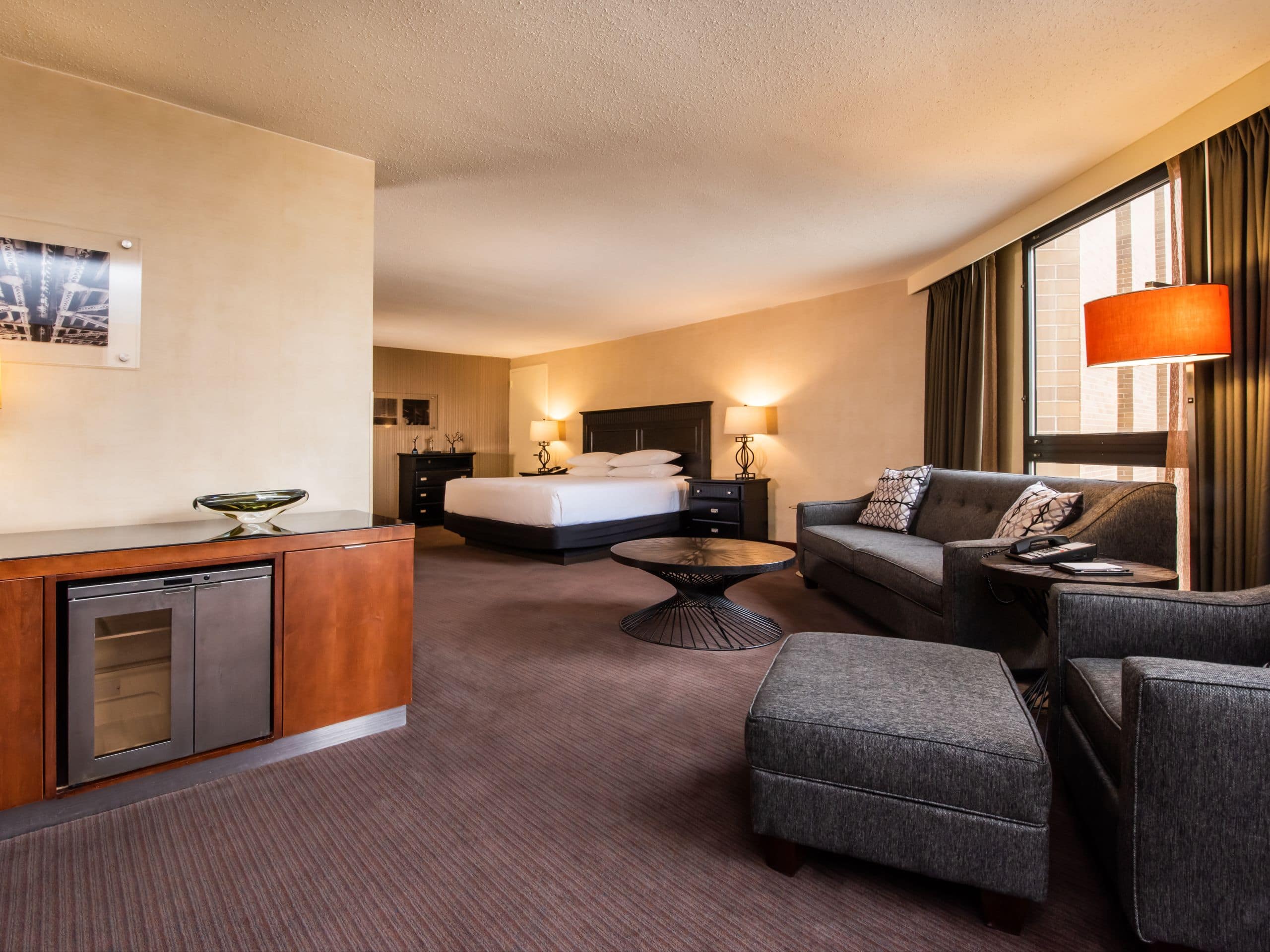 Spacious Hotel Suites in Downtown Chicago | Hyatt Regency Chicago