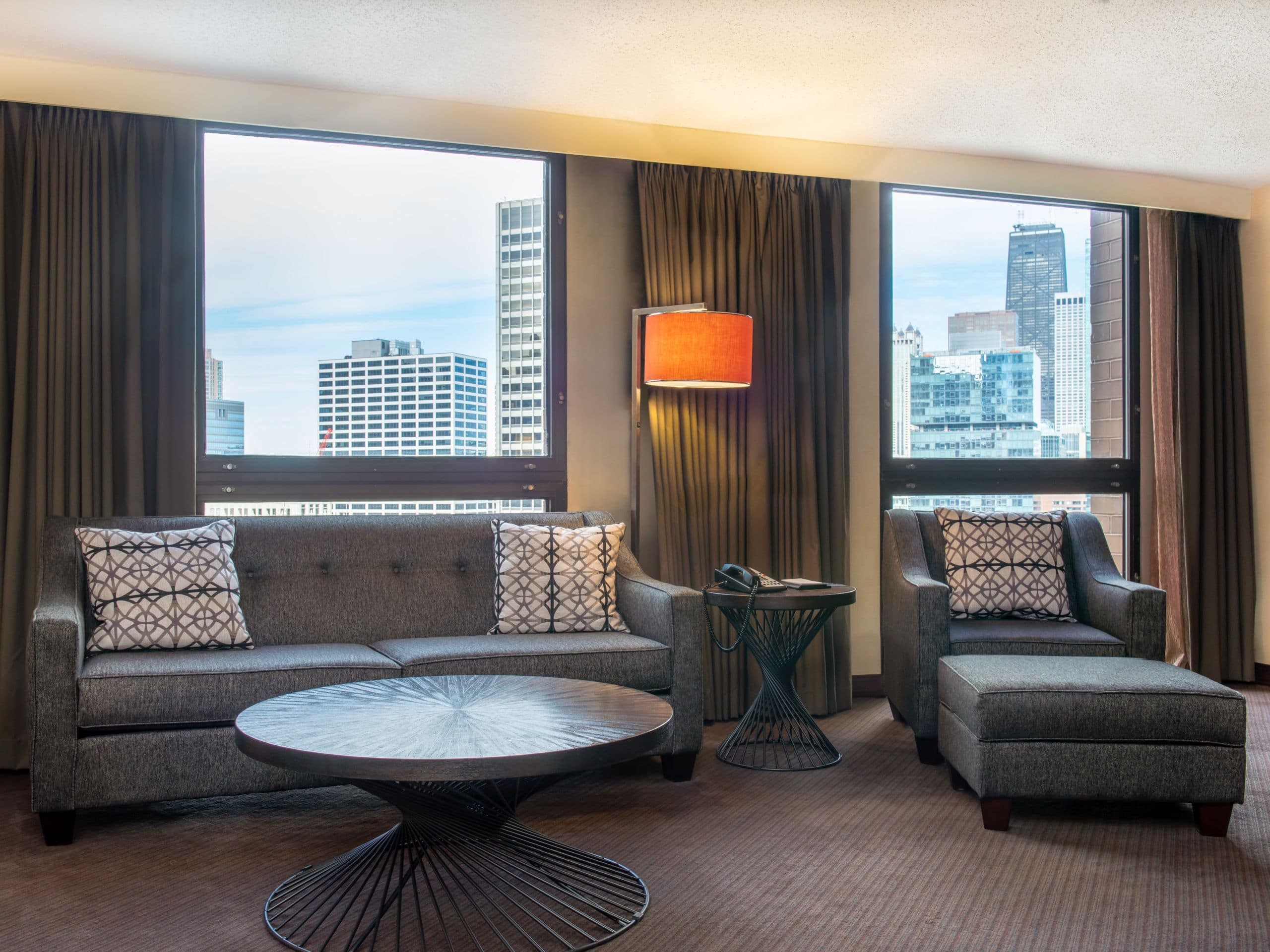 Spacious Hotel Suites in Downtown Chicago | Hyatt Regency Chicago