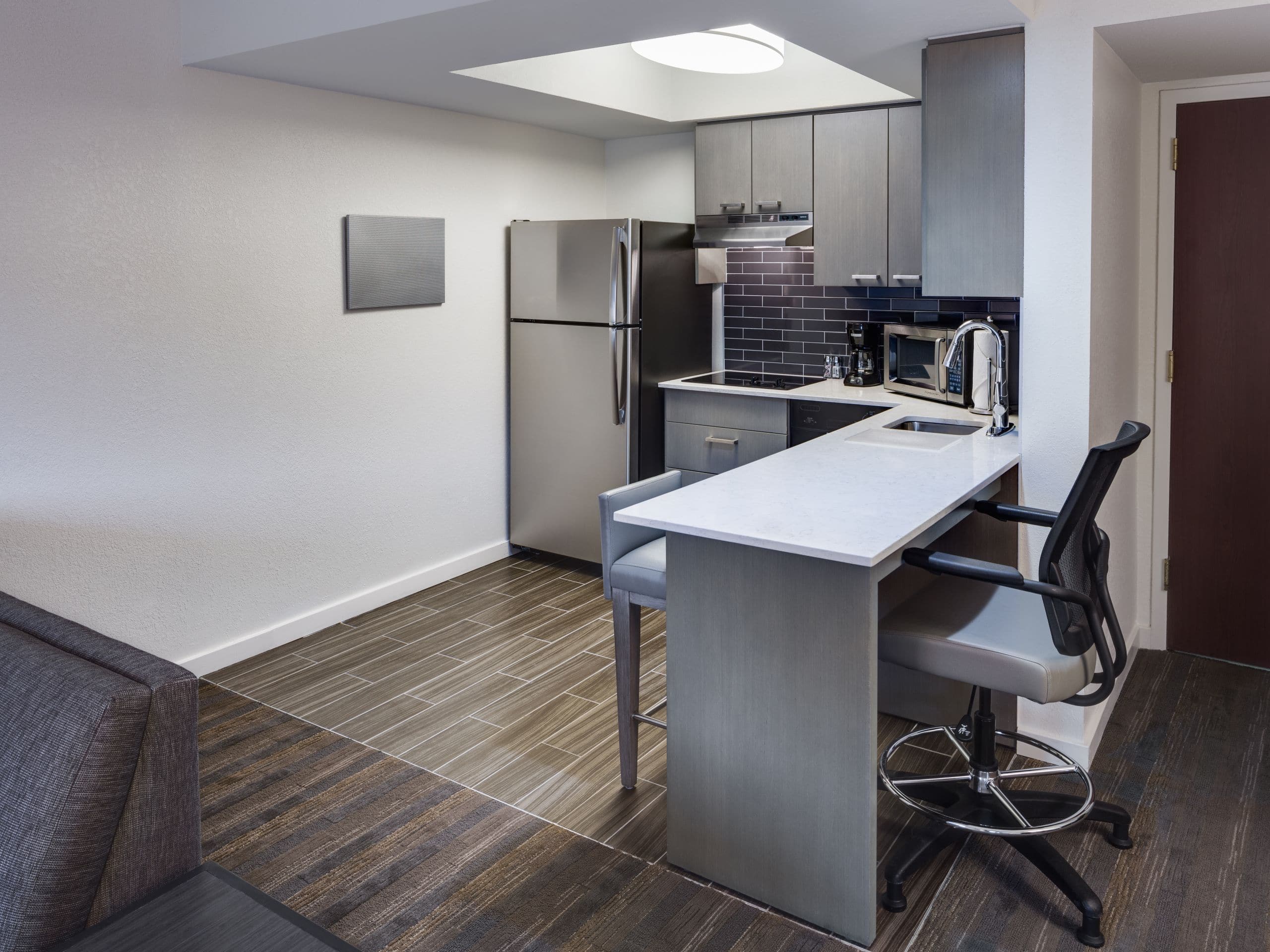 Extended Stay Hotel Rooms in MA | Hyatt House Boston/Waltham