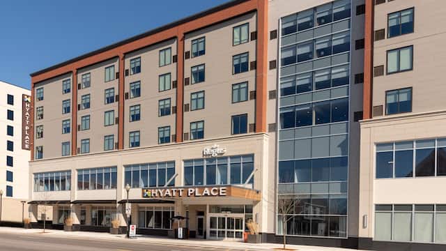 Hotel Photos | Hyatt Place Detroit / Royal Oak