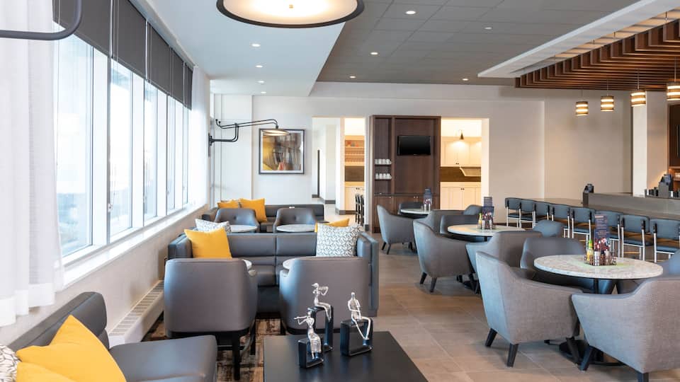 Hotel Photos | Hyatt Place Detroit / Royal Oak