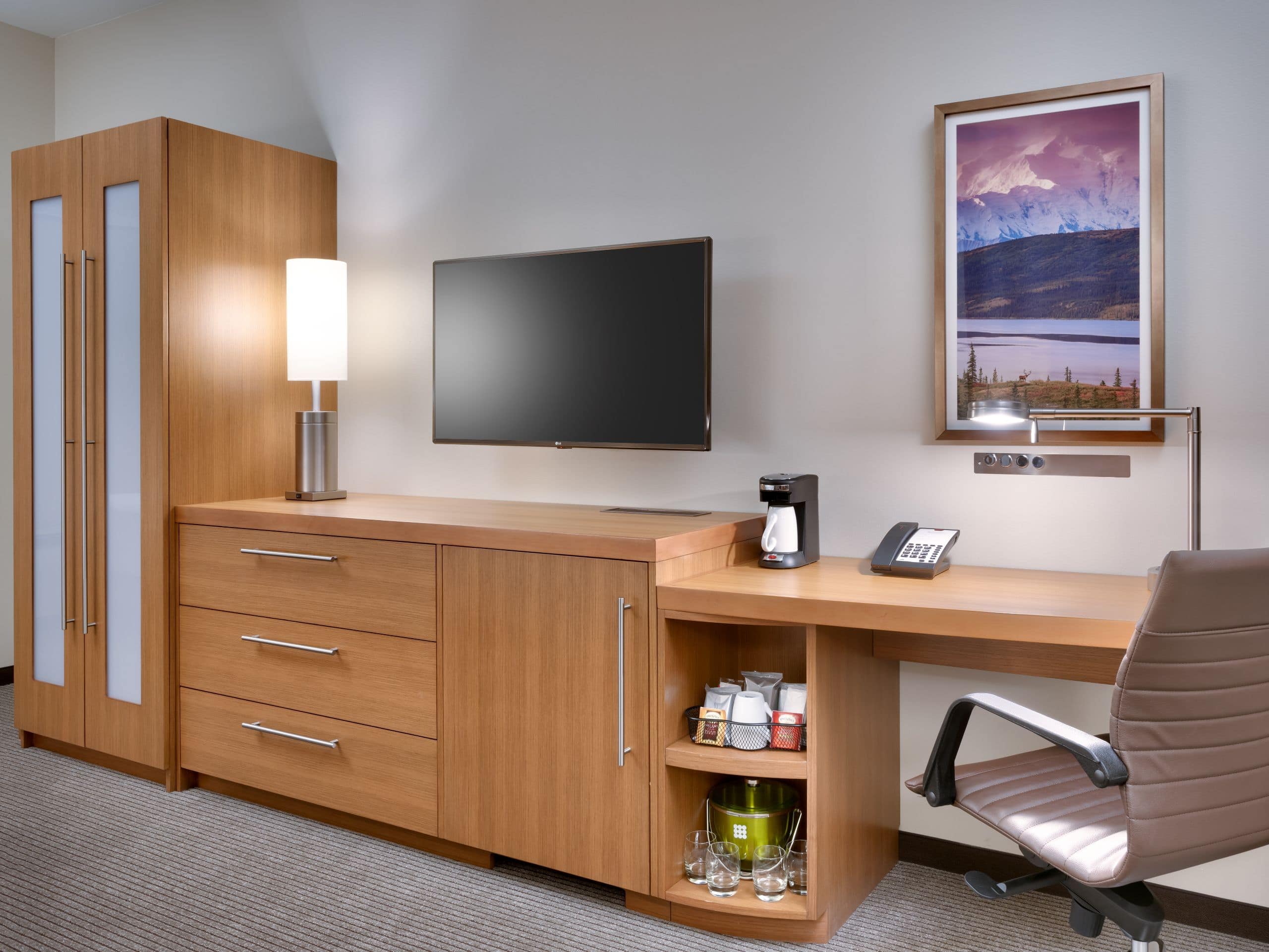 Contemporary Hotel Rooms near the University of Alaska anchorage| Hyatt ...