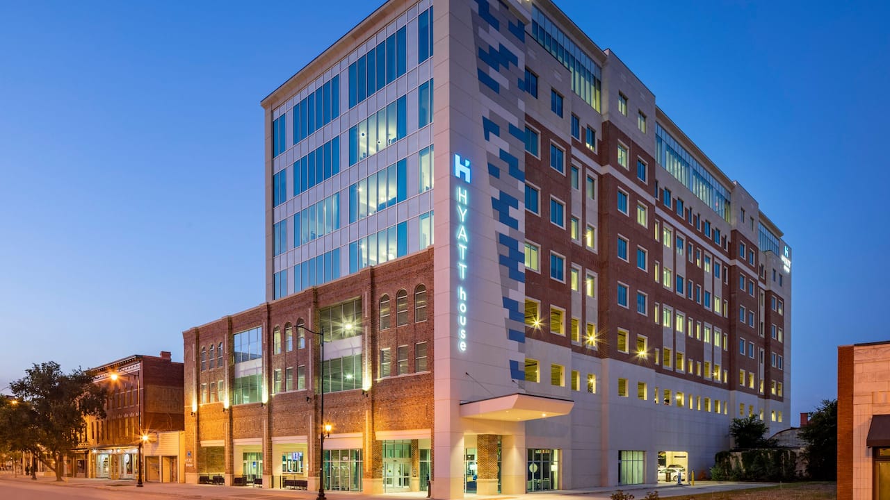 Modern Hotel near Miller Theater Augusta | Hyatt House Augusta / Downtown