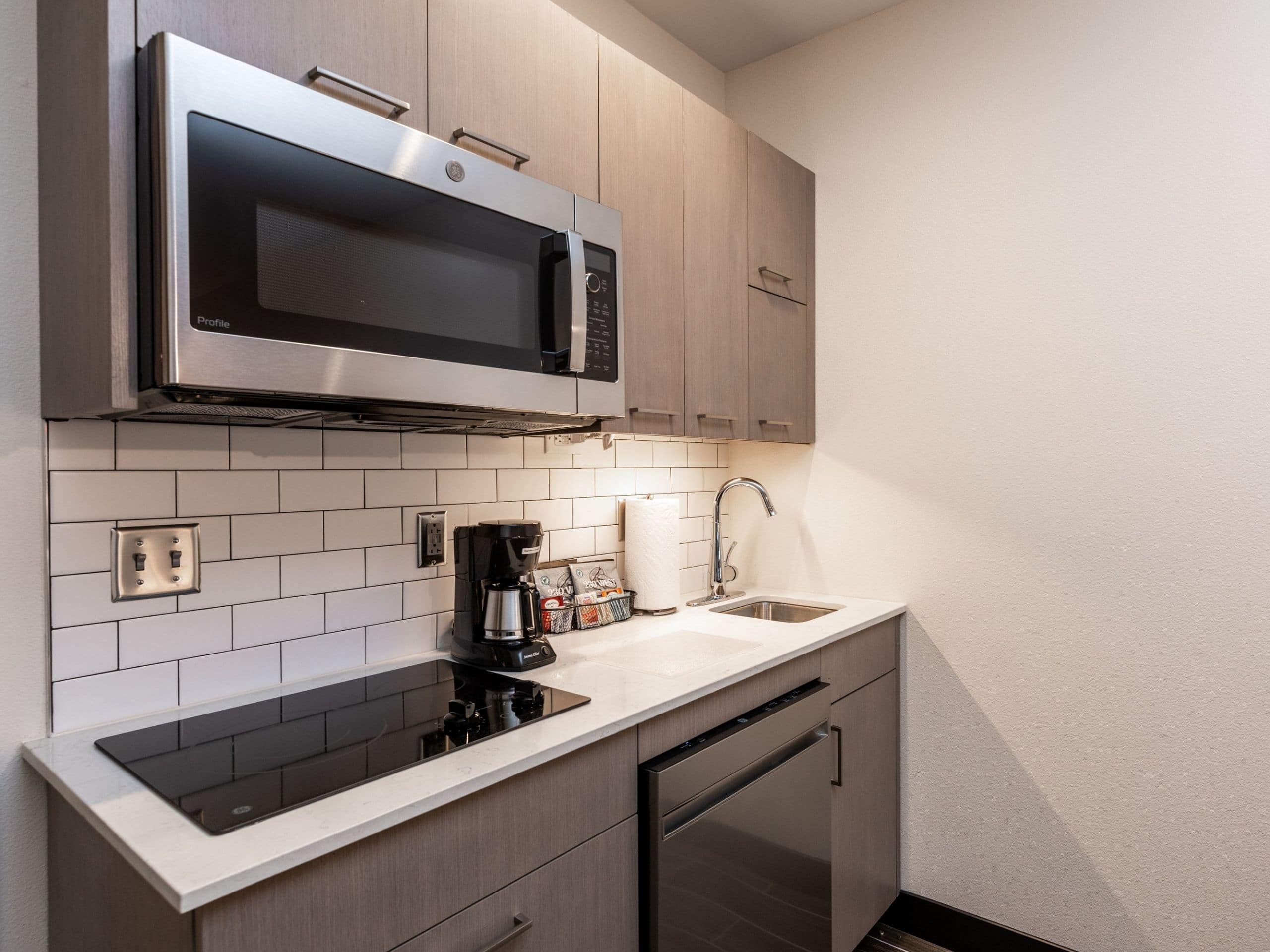 Hotel Suites with Kitchens | Hyatt House Nashville Downtown