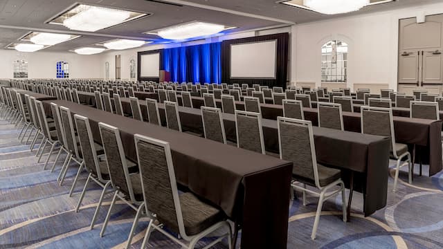 Hyatt Regency® – Luxurious Downtown Tulsa Wedding Venue