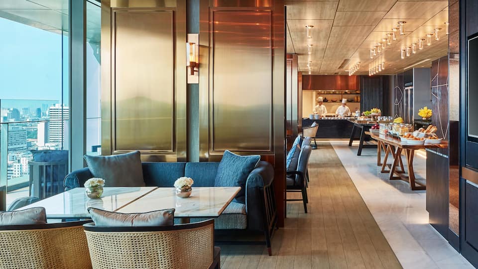 Exclusive Club Lounge | Regency Club at Hyatt Regency Bangkok Sukhumvit